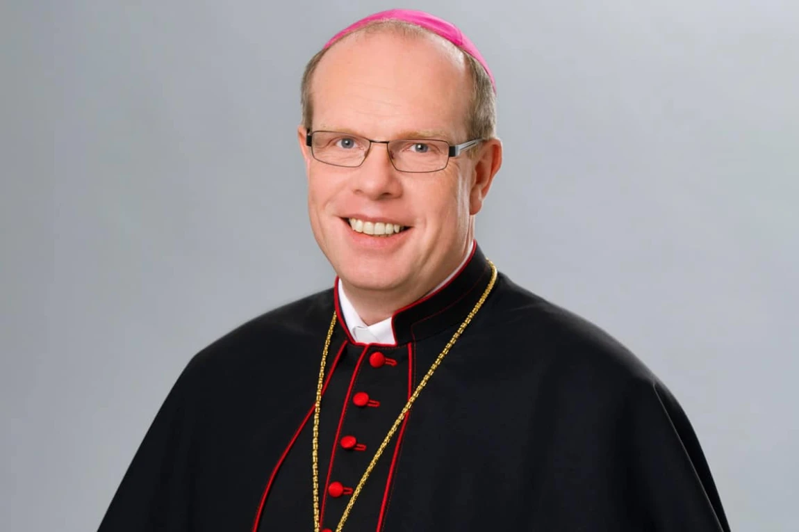 Weihbischof Johannes Wübbe neuer Jugendbischof