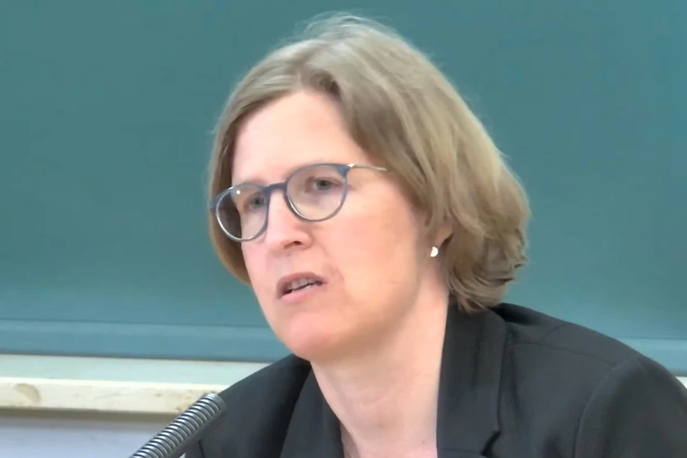 Dogmatikerin Knop beklagt „Zentralismus und Autoritarismus“ Roms ...