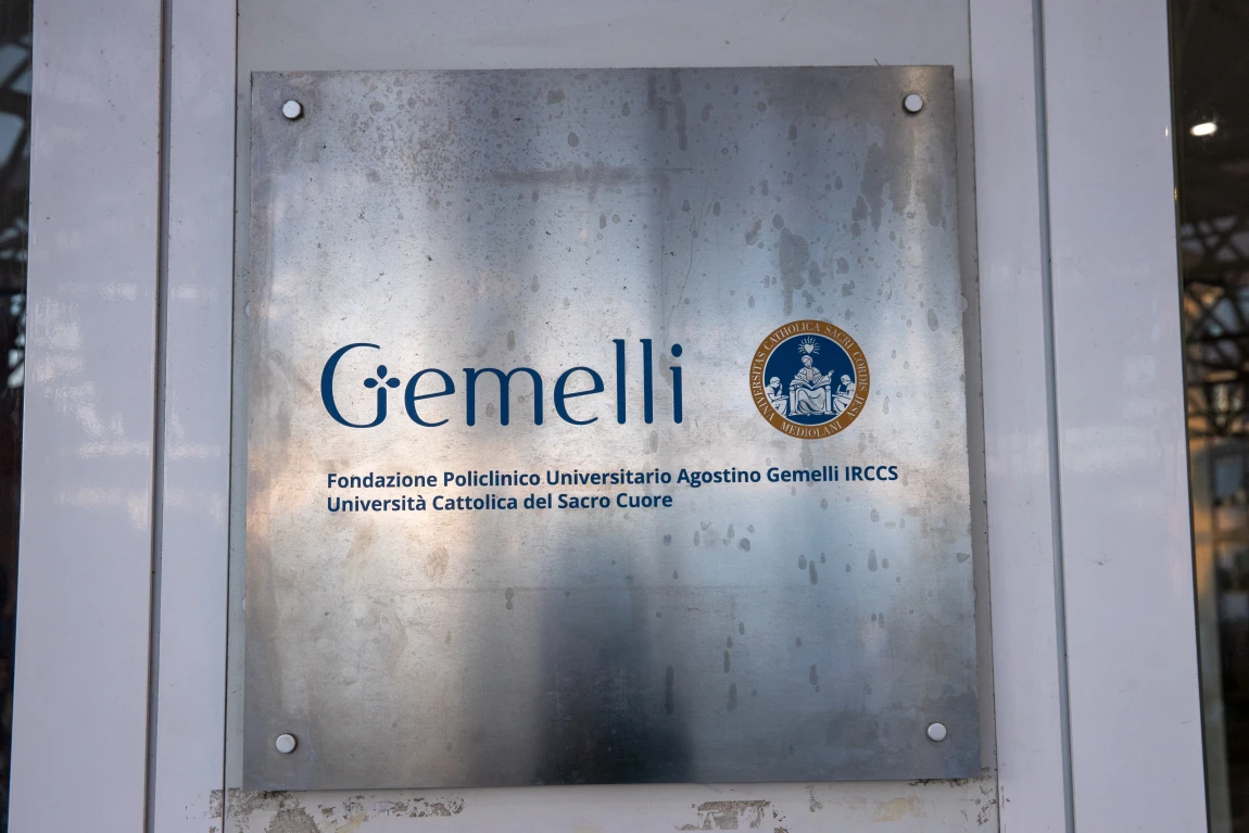 Gesundheit von Papst Franziskus weiter verbessert, Ärzte heben ...