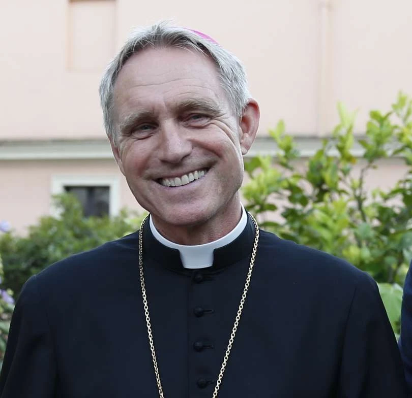 Gänswein in Heiligenkreuz: Priestertum muss nach Benedikt XVI ...