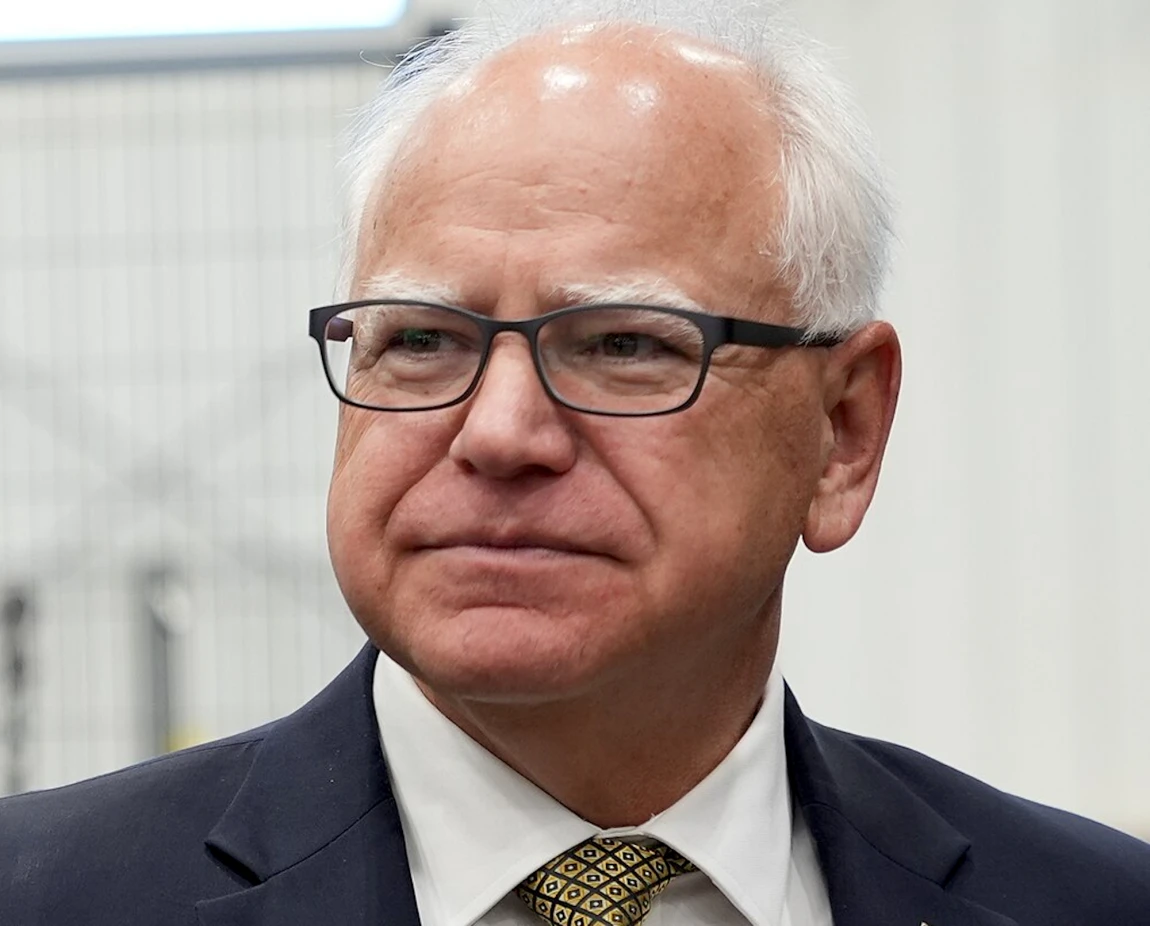 Tim Walz: Was man über Kamala Harris' Vize-Präsidentschaftskandidaten ...
